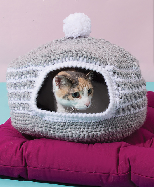 Ravelry: Hideaway Cat House pattern by Kristi Simpson