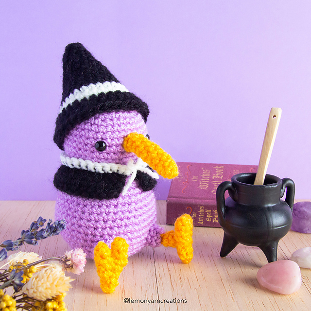 Ravelry: Plum Kiwi Bird pattern by Lemon Yarn Creations