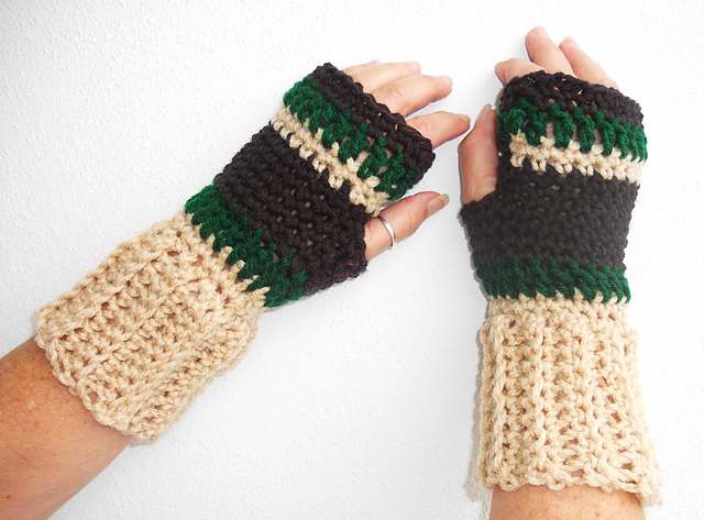 Ravelry: Chocolate Mint Cream Fingerless Gloves pattern by Leni Borges ...