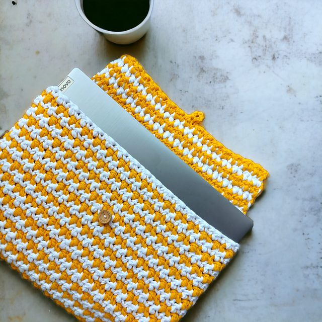 Ravelry: Basic Laptop Case pattern by Leonela Cevallos