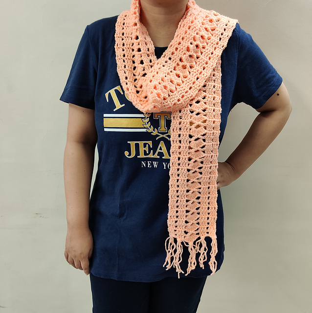 Ravelry: Charming Shells Scarf pattern by Akita Daga