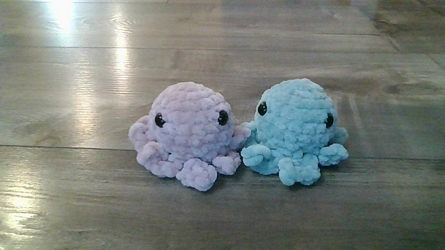 Ravelry: Ollie the octopus pattern by Lexi Cox