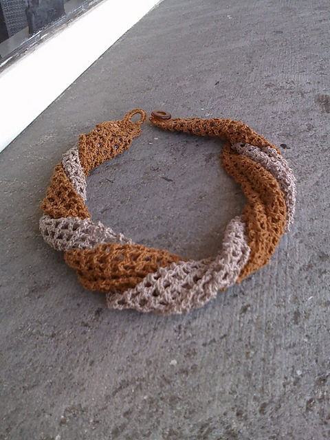 Ravelry: Wind wrap pattern by Lia Govers