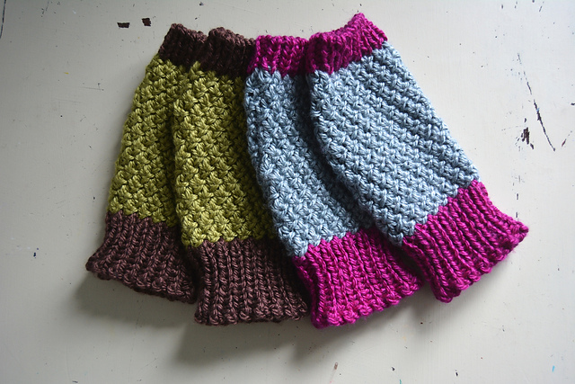 Ravelry: Lyveden Wrist Warmers pattern by Libby Summers