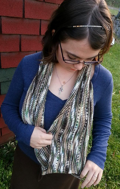Ravelry: Tesseract Cowl pattern by Diana Williams