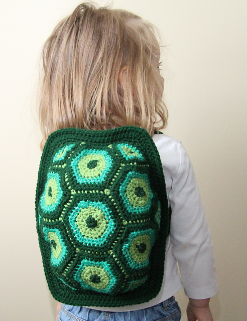 Ravelry: Little Turtle Backpack pattern by Julie Lapalme