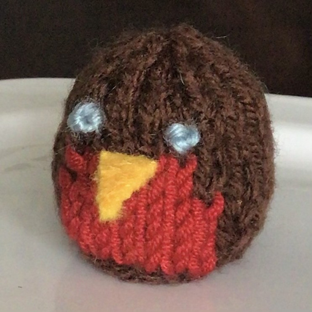 Ravelry: Christmas Robin Ferrero Rocher Cover pattern by Christine Taylor