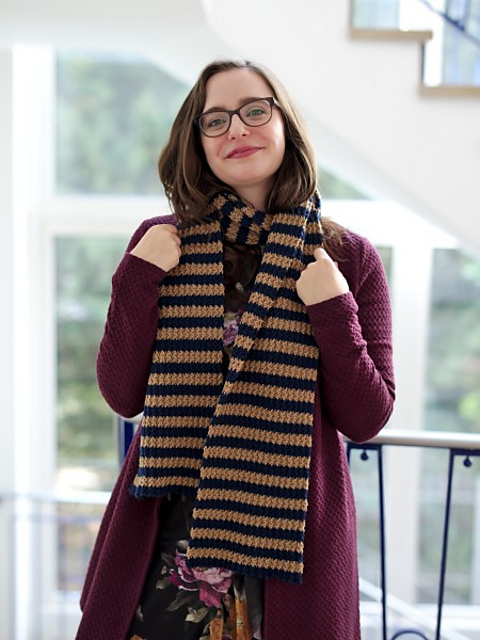 Ravelry: Smart Woman Scarf pattern by Tanja Osswald