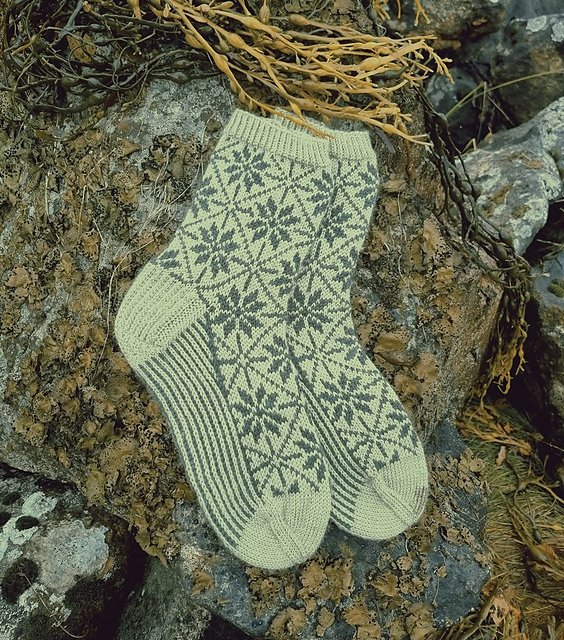 Ravelry: Stjerneskudd sokk pattern by Lill C. Schei