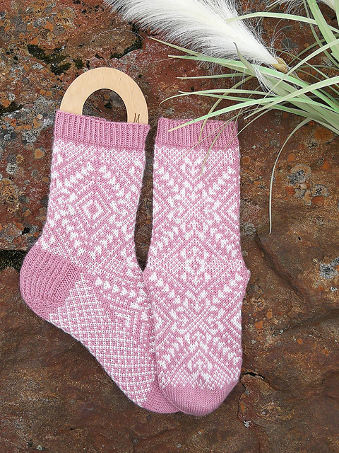 Ravelry: Augusta sokk pattern by Lill C. Schei