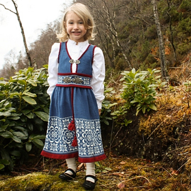 Ravelry: Festdrakt pattern by Lisa LilleNor