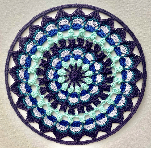 Ravelry: Ferris Wheel Mandala pattern by Lillia Seren