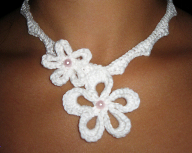 Ravelry: Two-Flower Necklace pattern by Lily Razz
