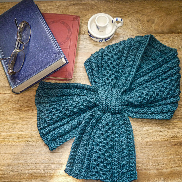 Ravelry: Donwell Scarf pattern by Lily Steeple