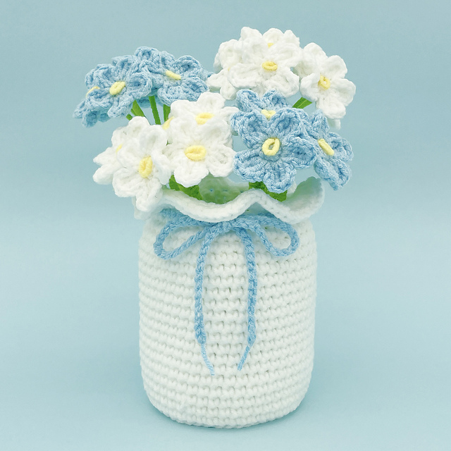 Ravelry: Forget-me-not Vase pattern by Lily's Lyric