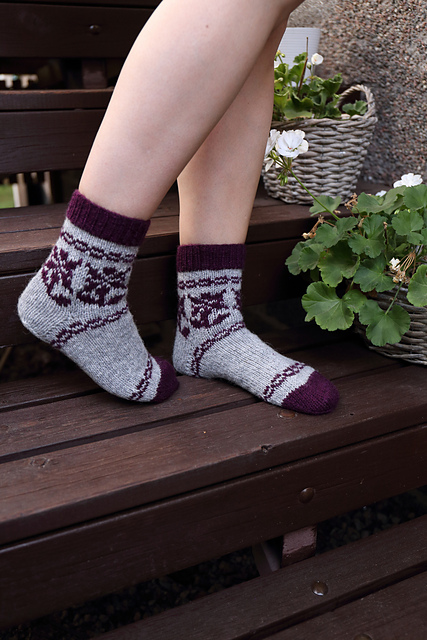 Ravelry: Pressed Flowers pattern by Pauliina Kuunsola