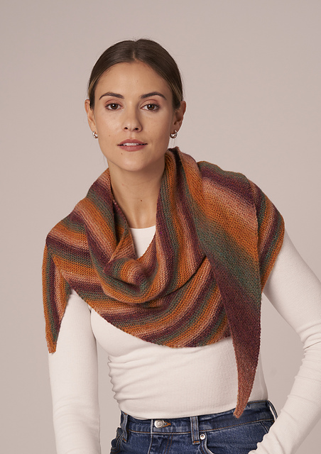 Ravelry: Curved Shawl pattern by Annika Andrea Wolke