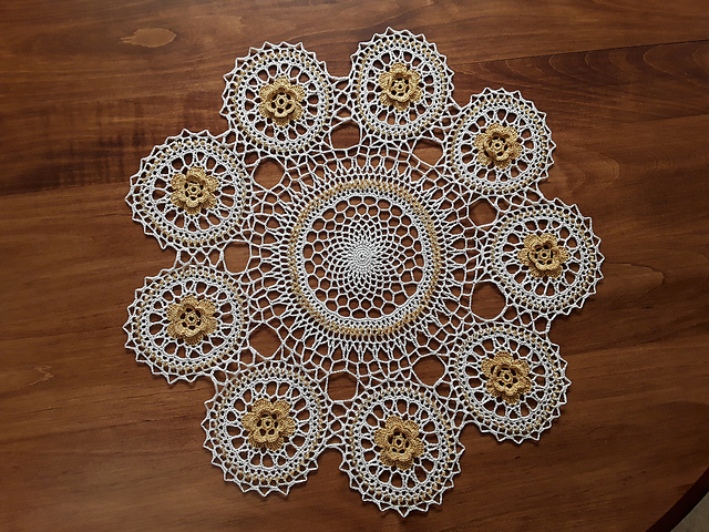 Ravelry: Bands-O-Gold pattern by Elizabeth Hiddleson