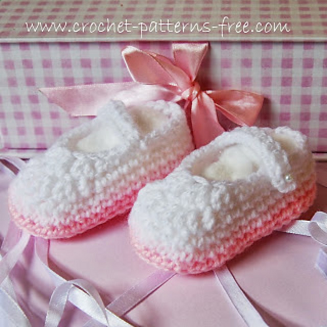 Ravelry: Pink & Cream Crochet Baby Booties pattern by LisaAuch Crochet