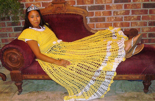 Ravelry: Charming Princess Dress Blanket pattern by Lisa Gentry