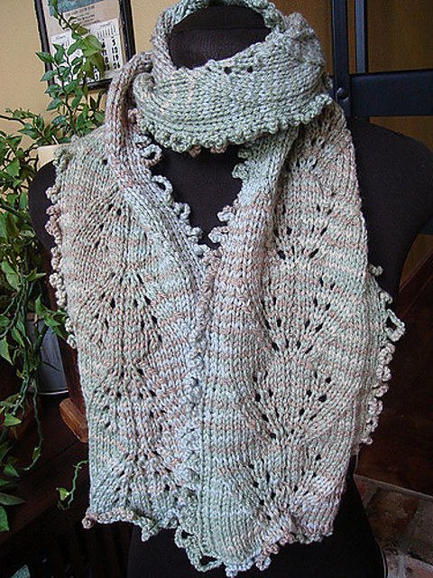 Ravelry: Chain Knitted Scarf pattern by Lisa Gentry