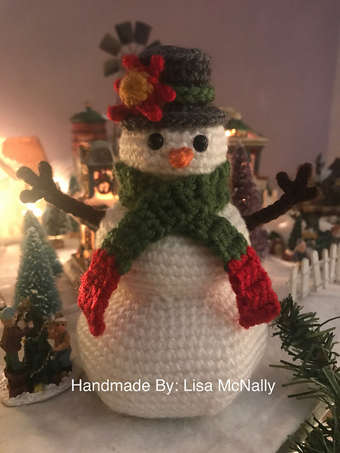 Ravelry: Mr.Snowman pattern by Lisa McNally