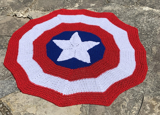 Ravelry: Crochet Captain America Blanket pattern by Lisa Vanilla