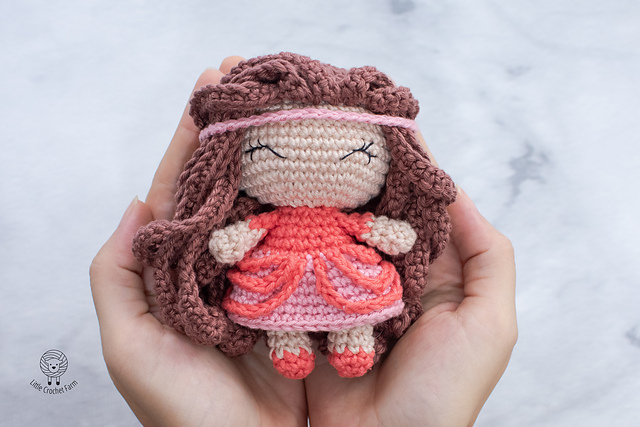 Ravelry: Mini Juliet doll pattern by Ana Carolina Figueiredo