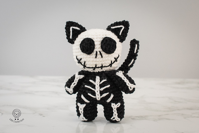 Ravelry: Cat Skeleton amigurumi pattern by Ana Carolina Figueiredo