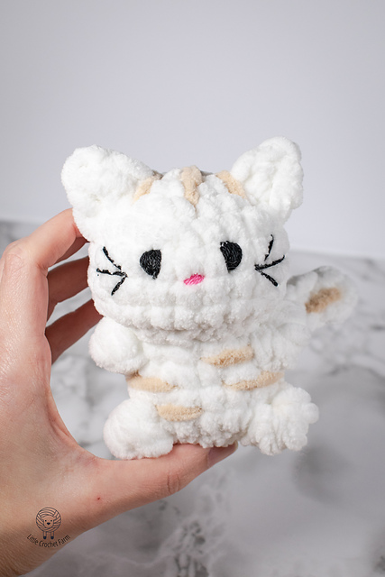 Ravelry: Kitty Cat pattern by Ana Carolina Figueiredo