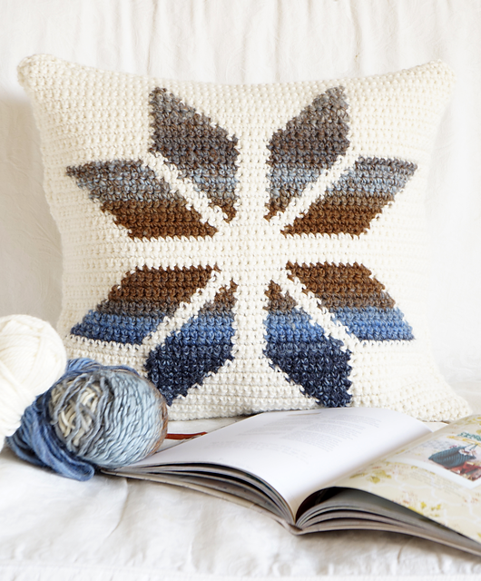 Ravelry: Snowflake cushion pattern by Little Doolally