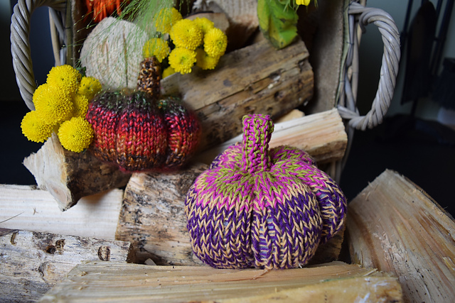 Ravelry: Lil Chunky Pumpkin - Knit pattern by Little Miss Drop Stitch
