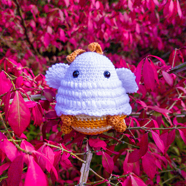 Ravelry: Halloween Bees pattern by Sara Bailey