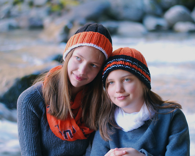 Ravelry: Knits Like Team Spirit pattern by Linsay Cocker