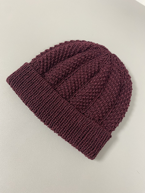 Ravelry: Elster Hat pattern by a purl can dream