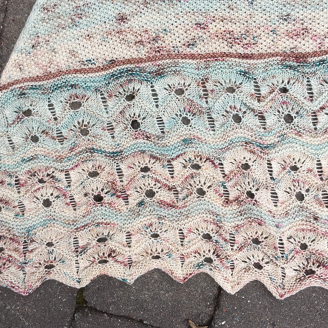 Ravelry: LivM's Månafoss Wrap
