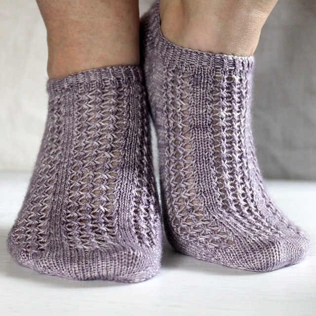 Ravelry: Gloaming pattern by Liz Corke