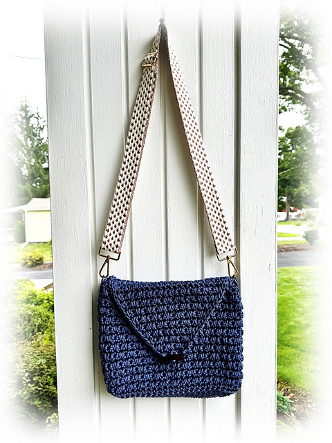 Ravelry: Spike Hipster Purse pattern by Laurie Morrell