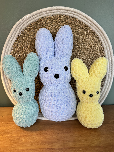 Ravelry: Bunny Peep pattern by Laurie Morrell