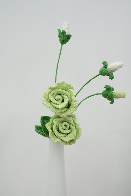 Ravelry: Crochet Lisianthus Flower pattern by Loopara Crochet