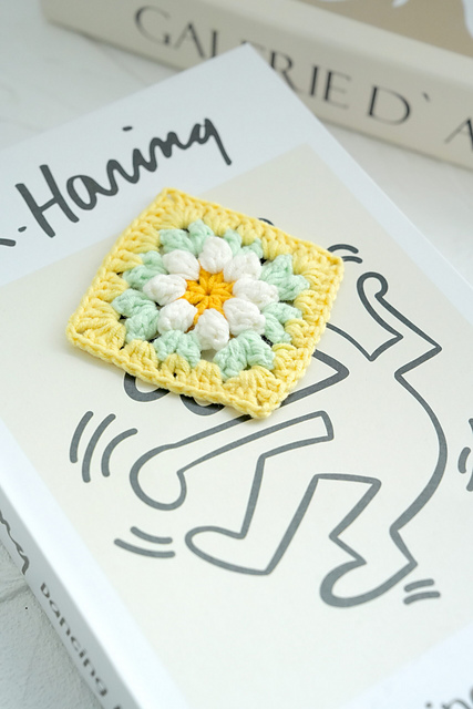 Ravelry: Crochet Puff Flower Granny Square pattern by Loopara Crochet