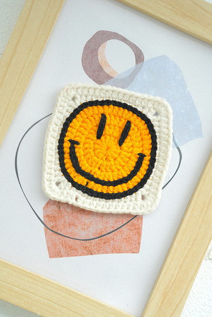 Ravelry: Crochet Smiley Face Granny Square (Style II) pattern by ...