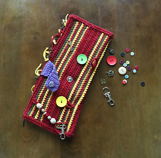 Ravelry: Twiddle Muff pattern by Rose Obom