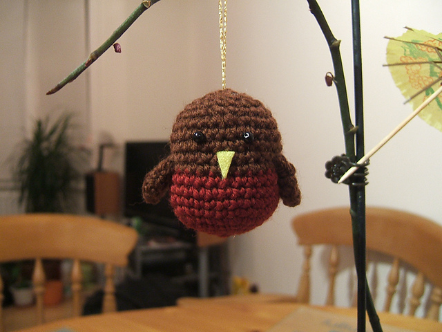 Ravelry: Christmas Robin Decoration pattern by Jessica Felton