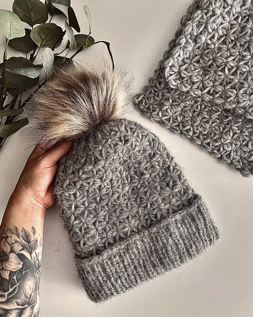 Ravelry: Flora Hat pattern by Loopy Knitting