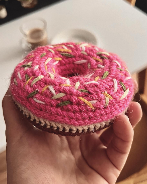 Ravelry: Donut pattern by Loopy Knitting