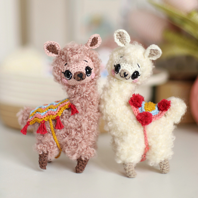 Ravelry: Alpacas Mili and Ivo pattern by Angelina Taranina