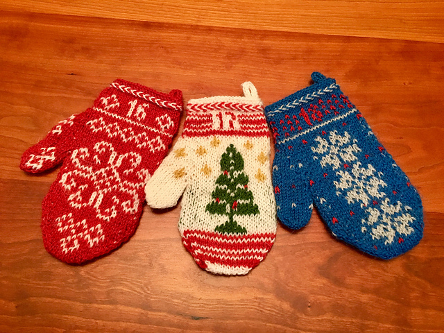 Ravelry: Loranel's Mitten Garland Advent Calendar