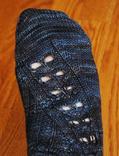 Ravelry: LDAS's Lori's kai-mei socks