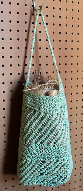 Ravelry: Crapper Keeper pattern by Michael Fons